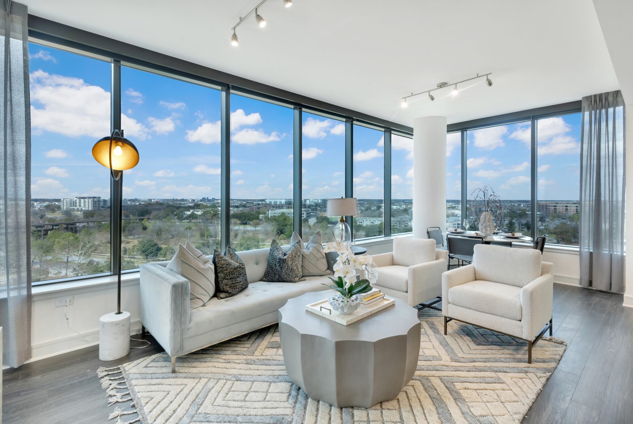 How to Read Luxury Apartment Listings | Apartment Gurus